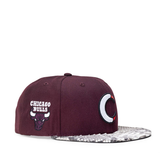 JUST DON CHICAGO BULLS “C” (BURGUNDY-natural brim)